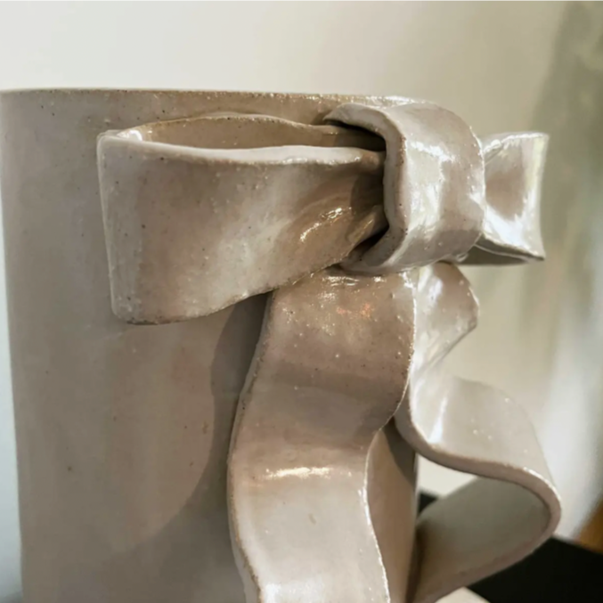 Ribbon Bow Vases | WELLGROUND