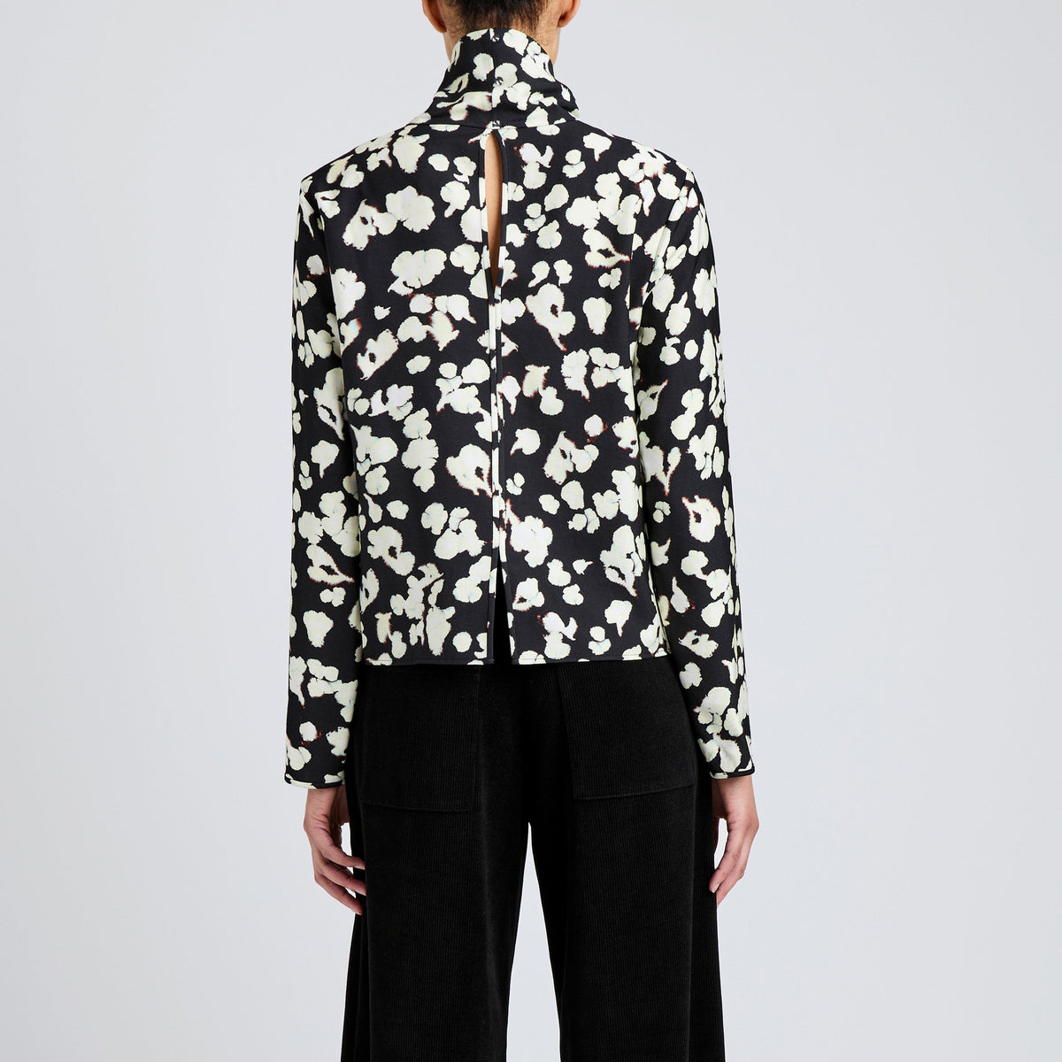 Ansel Top Black Floral | WELLGROUND